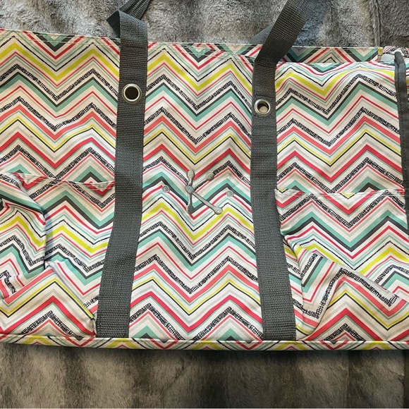 thirty-one | Bags | Thirtyone Embroidered Bag | Poshmark